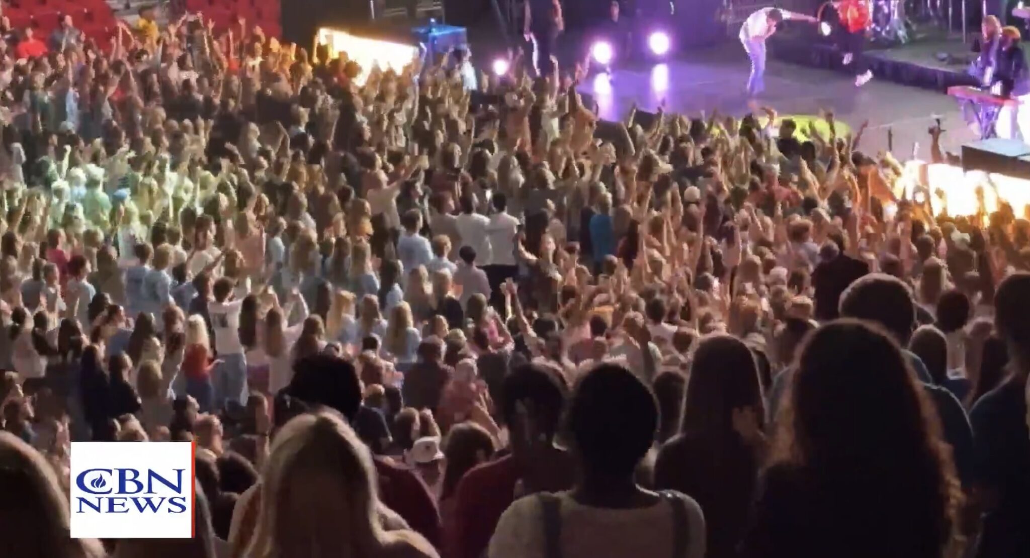 Revival continues in colleges across America | God Reports